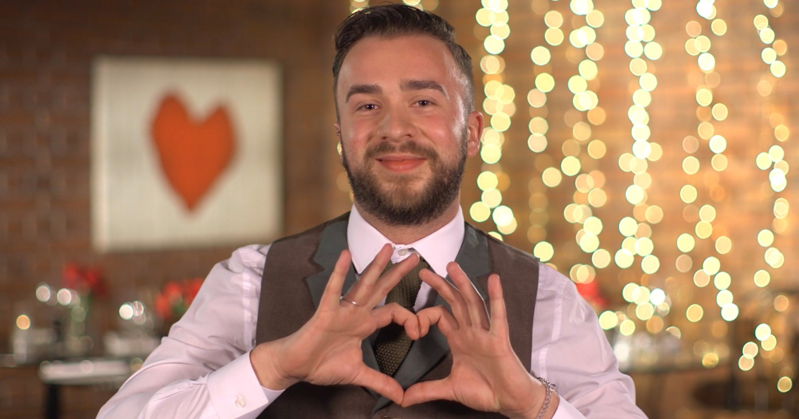 First Dates: Who is the new gay waiter? | PinkNews
