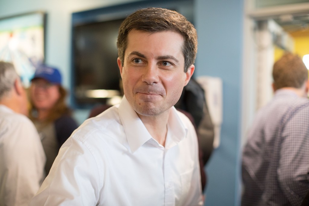 Pete Buttigieg leaves deaf activist in tears after he thanks him for ...