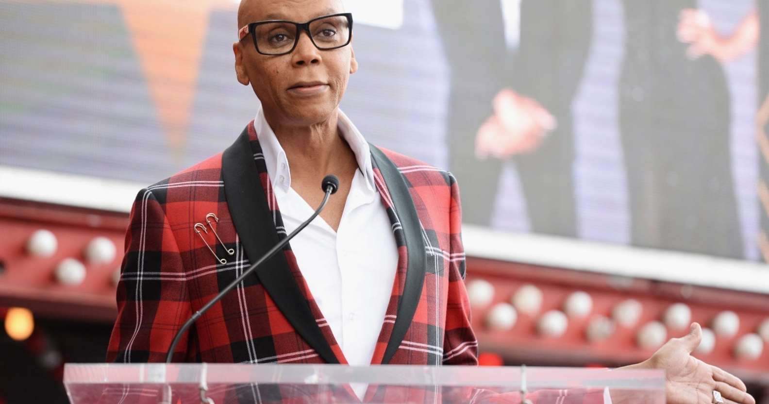 RuPaul-inspired teenager 'heartbroken' after school stops him from ...