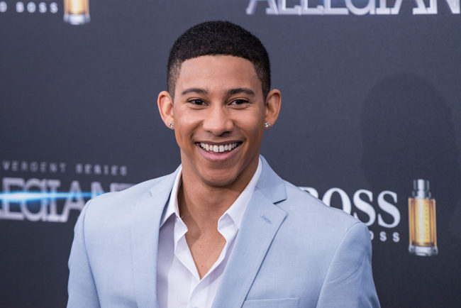 The Flash actor Keiynan Lonsdale just came out as bisexual | PinkNews