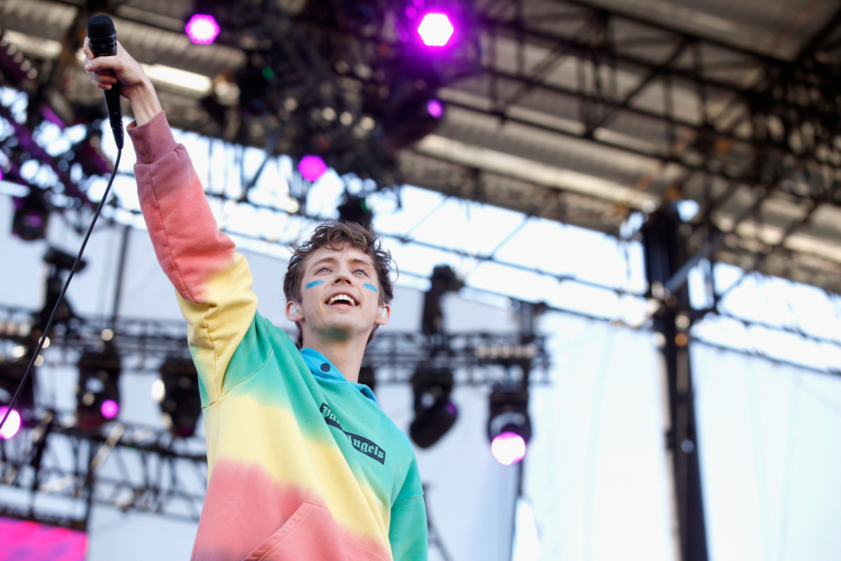 30 singers you may not know are LGBT | PinkNews