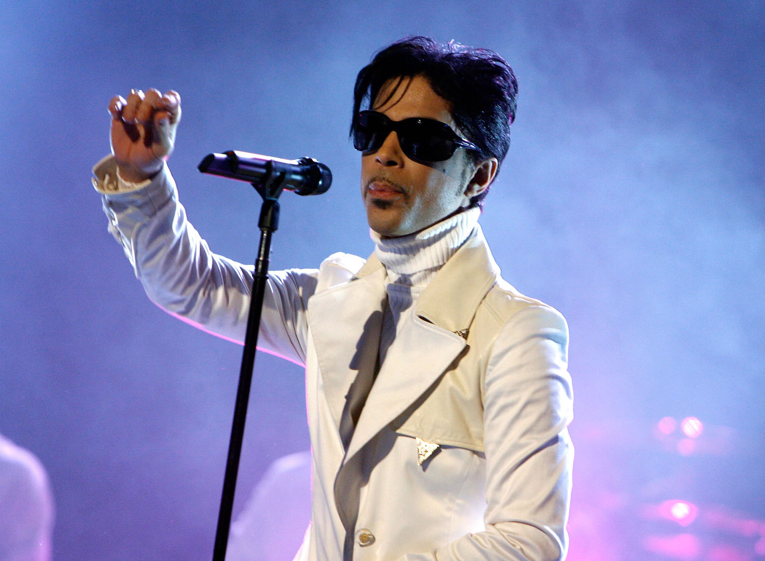 Singer Prince dies at home in Minnesota, aged 57 | PinkNews