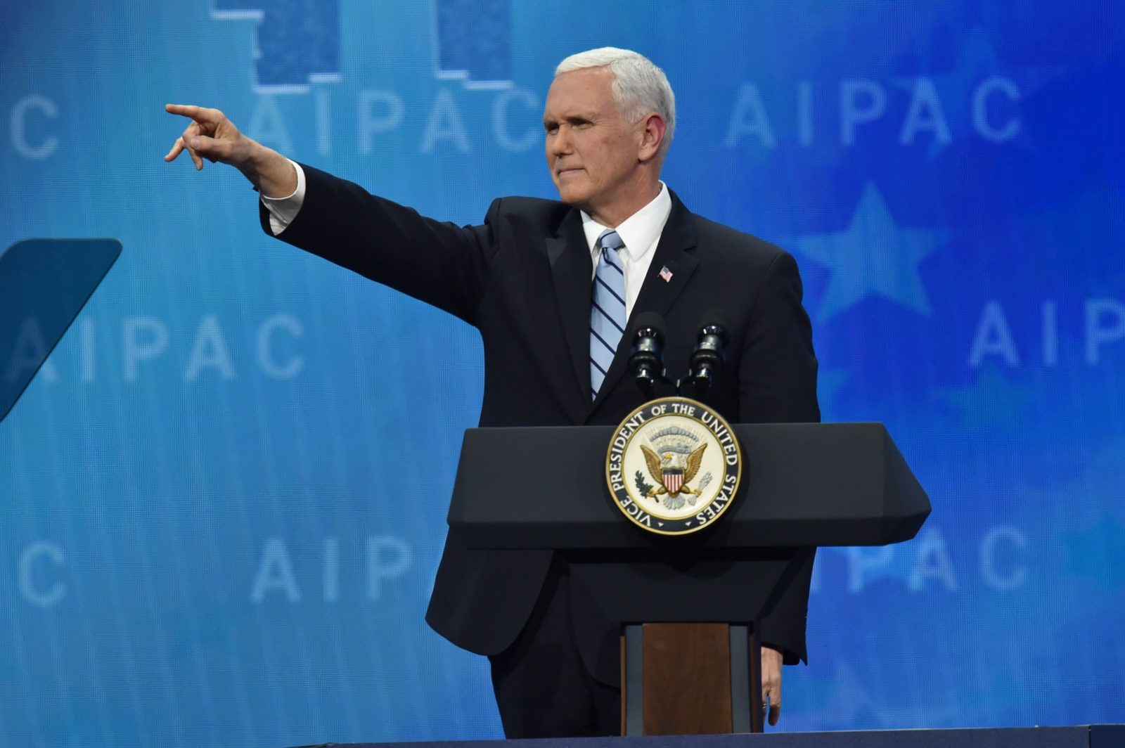 More than 2,000 people turned up to celebrate Pride in Mike Pence's ...