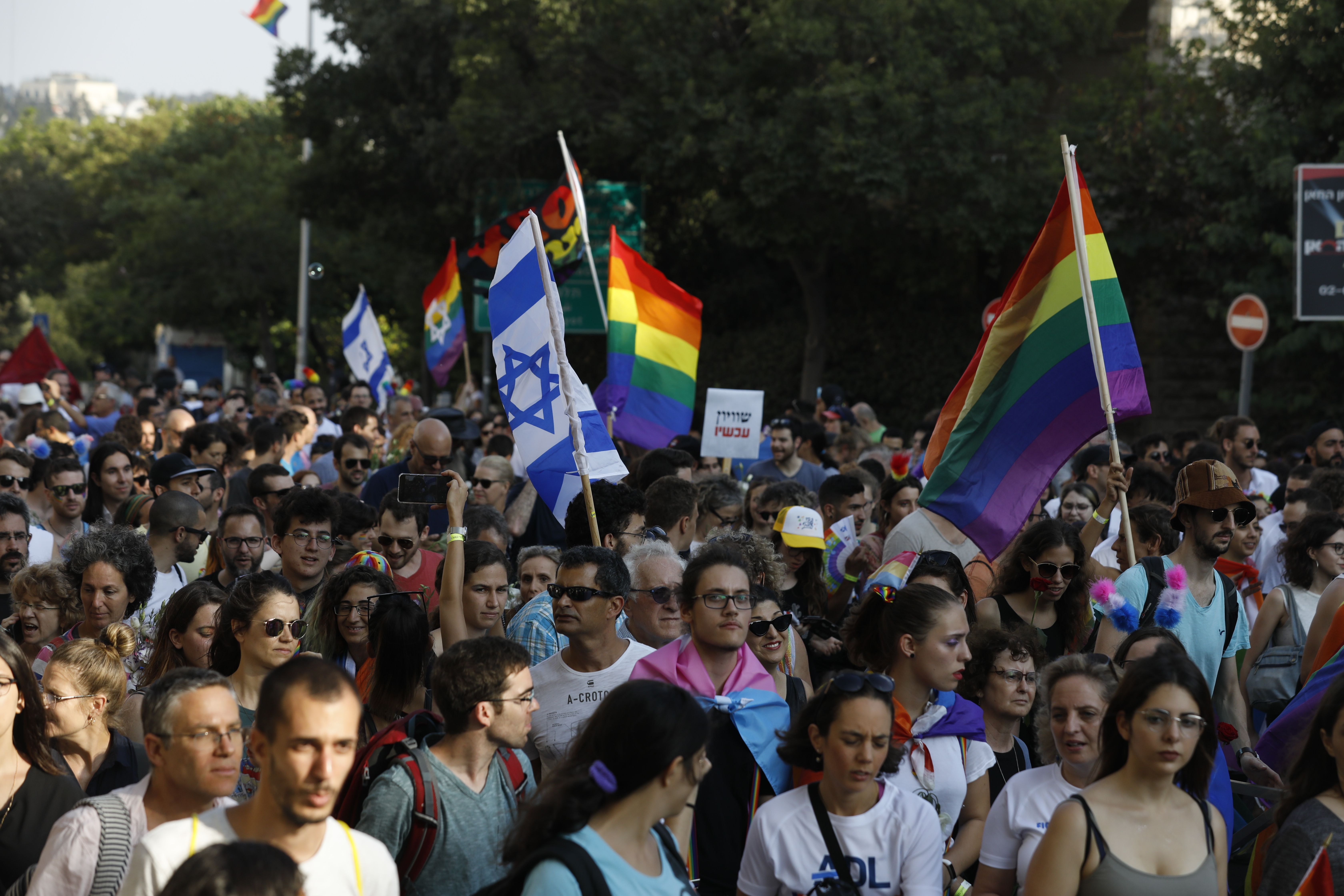 Thousands attend Jerusalem LGBT Pride amid heavy police presence | PinkNews