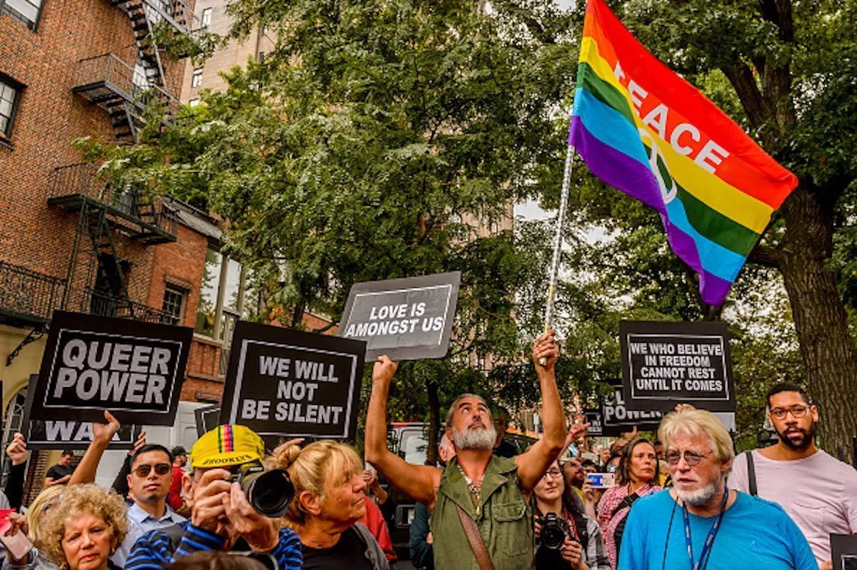 LGBT people are battling bias even when they're ordering lunch, study ...