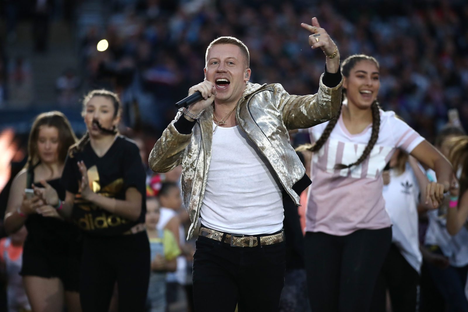 Macklemore kills it with gay marriage anthem in Australia despite ...