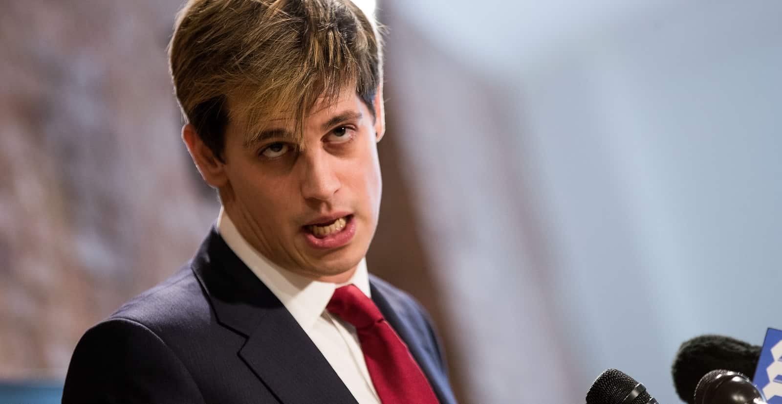 Milo Yiannopoulos sold just 152 copies of his book in the UK | PinkNews