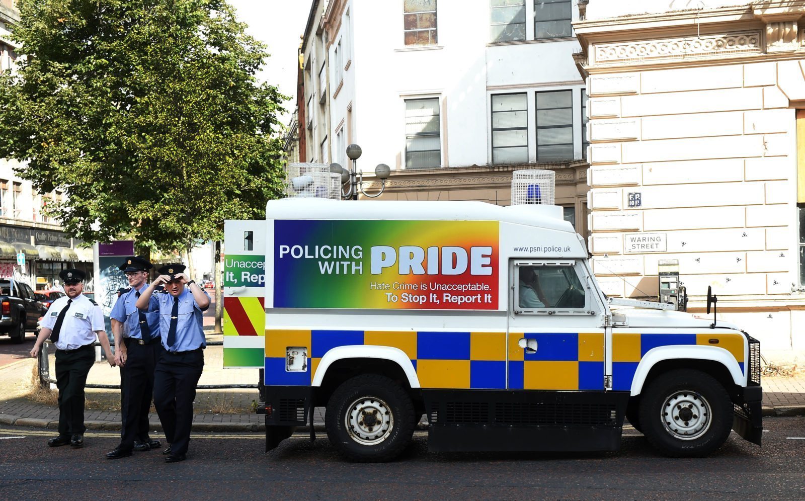 Newspapers attack male police officers for painting their nails | PinkNews