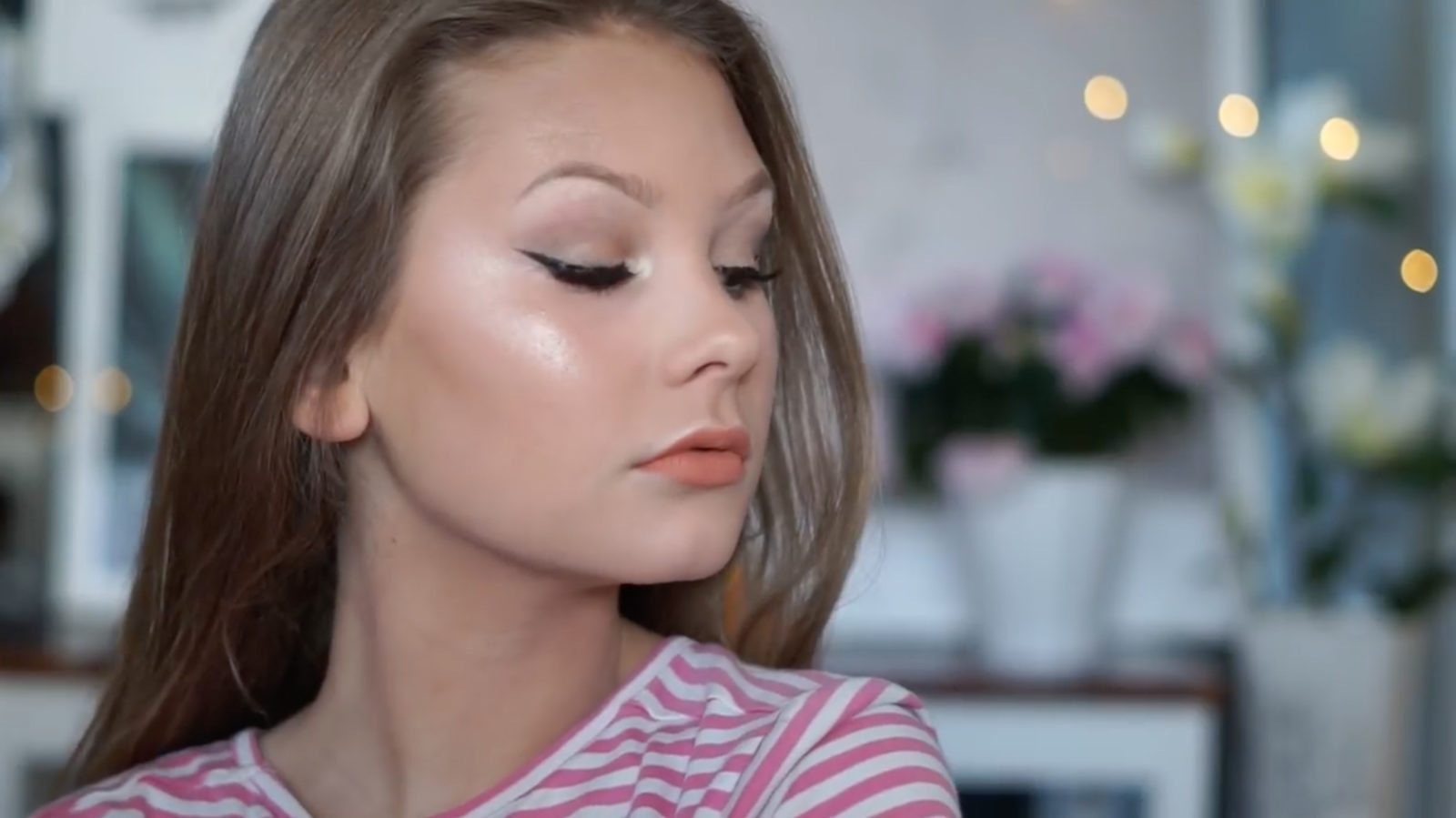 14-year-old YouTube star wins ‘Transgender of the Year’ award | PinkNews