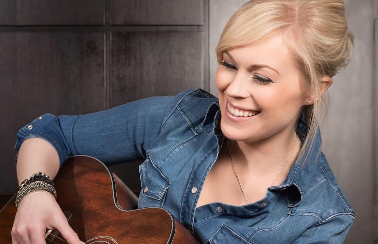 Vicky Beeching's Instagram, Twitter & Facebook on IDCrawl