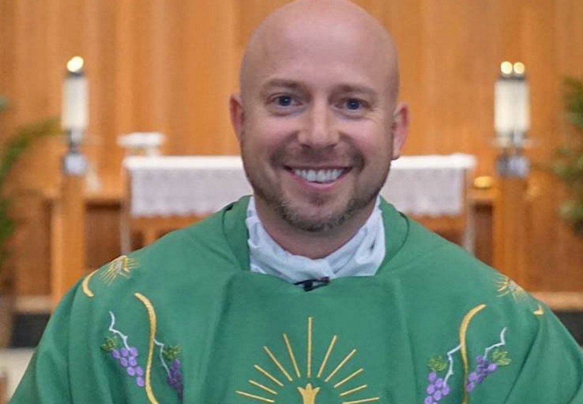 Catholic priest who works with kids says Pride flag was made by Satan ...