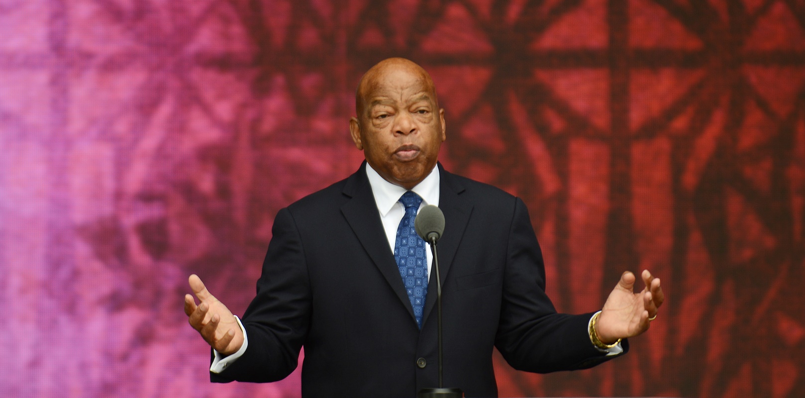 Civil rights hero John Lewis backs Hillary Clinton in powerful pro ...