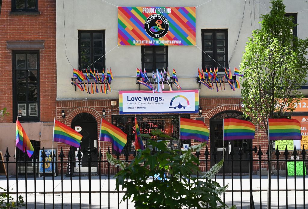 New York police chief apologises for Stonewall riots | PinkNews