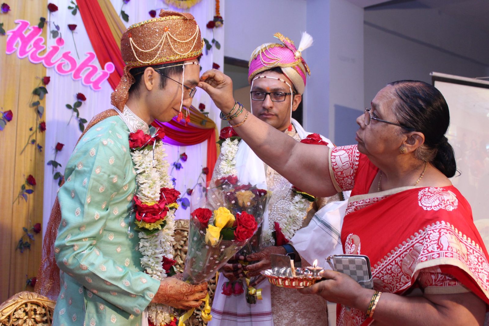 Gay couple marry in traditional Indian ceremony | PinkNews
