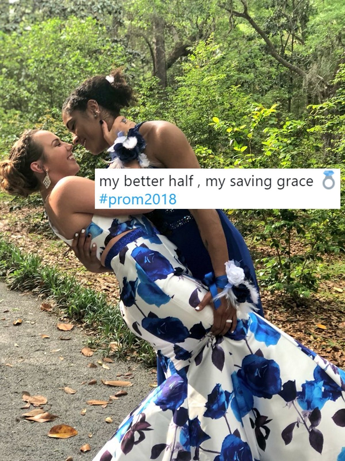 This lesbian couple's viral photo was stolen by straight Twitter, and ...