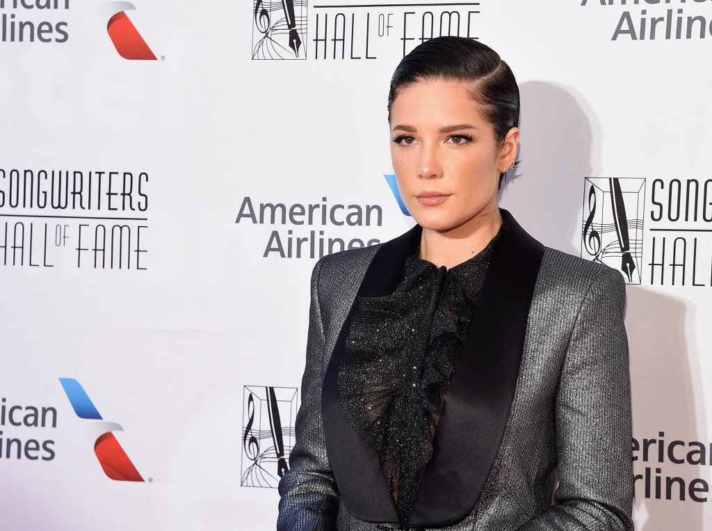 Halsey stuns Billboard Awards with 'Without Me' same-sex performance ...