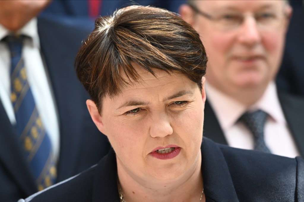 Ruth Davidson announces that she is expecting a child with her fiancée ...