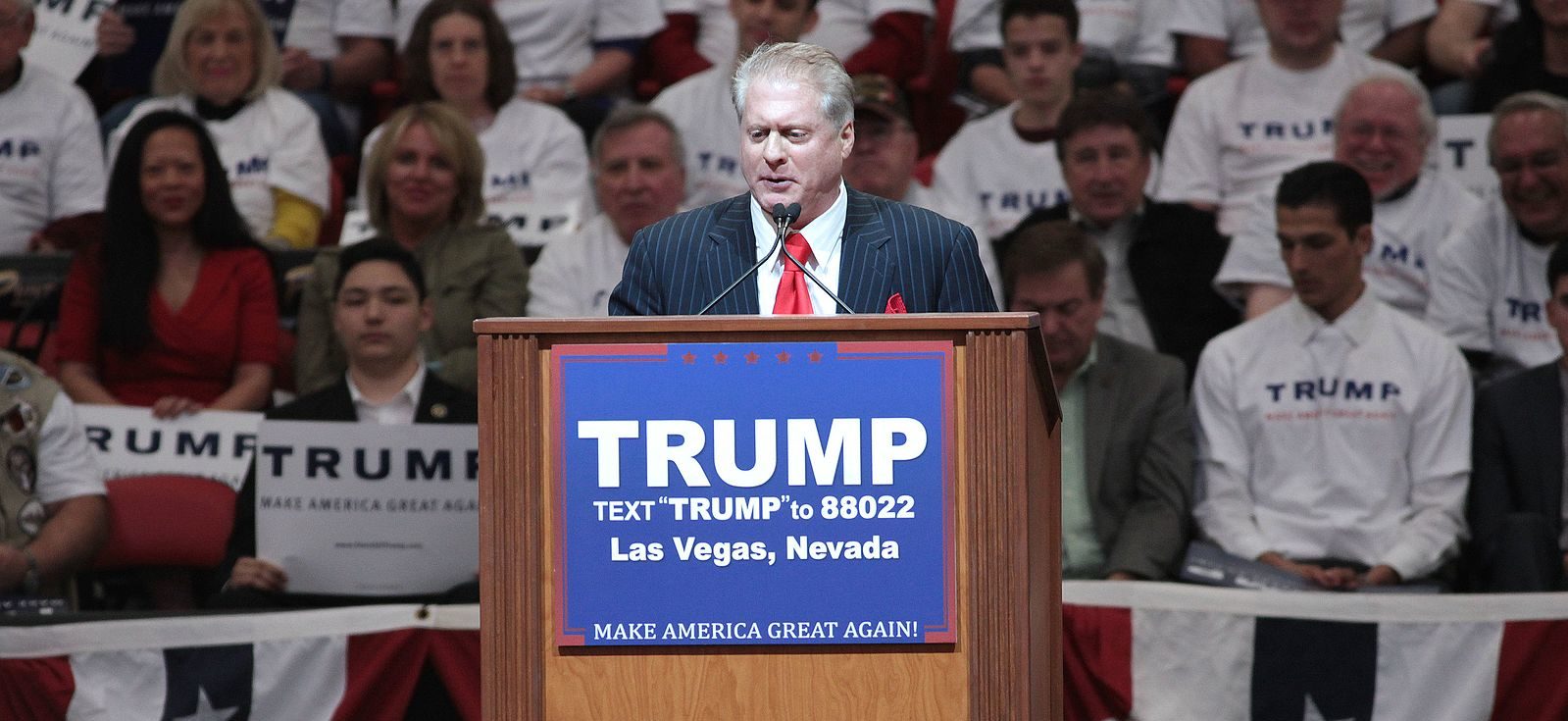 Trump accepts endorsement from homophobic conspiracy theorist