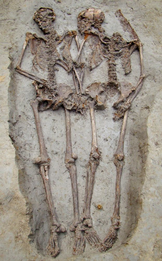 Ancient Roman skeletons holding hands for 1,500 years are both men