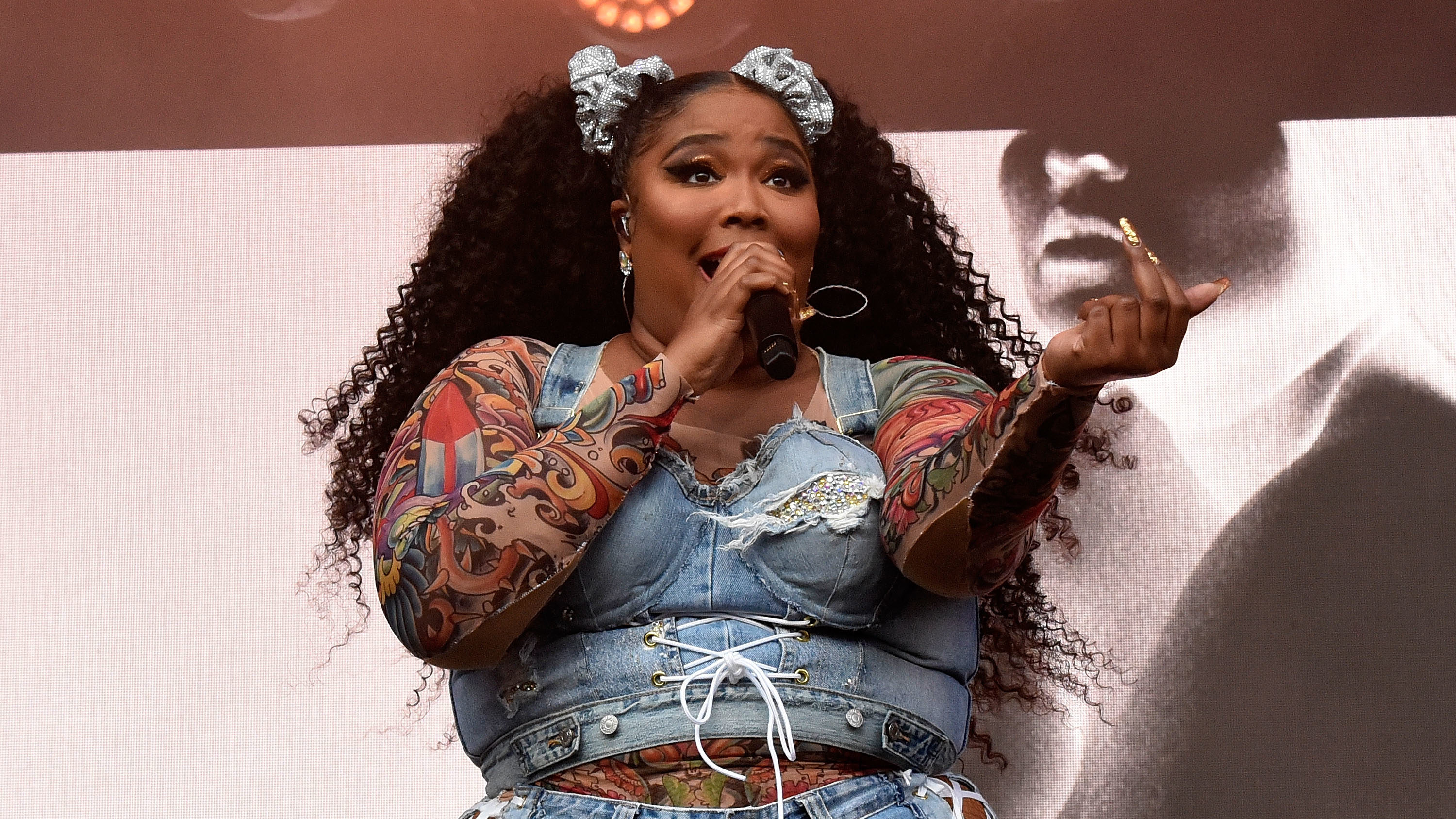 Lizzo formally credits Twitter user on hit song ‘Truth Hurts’
