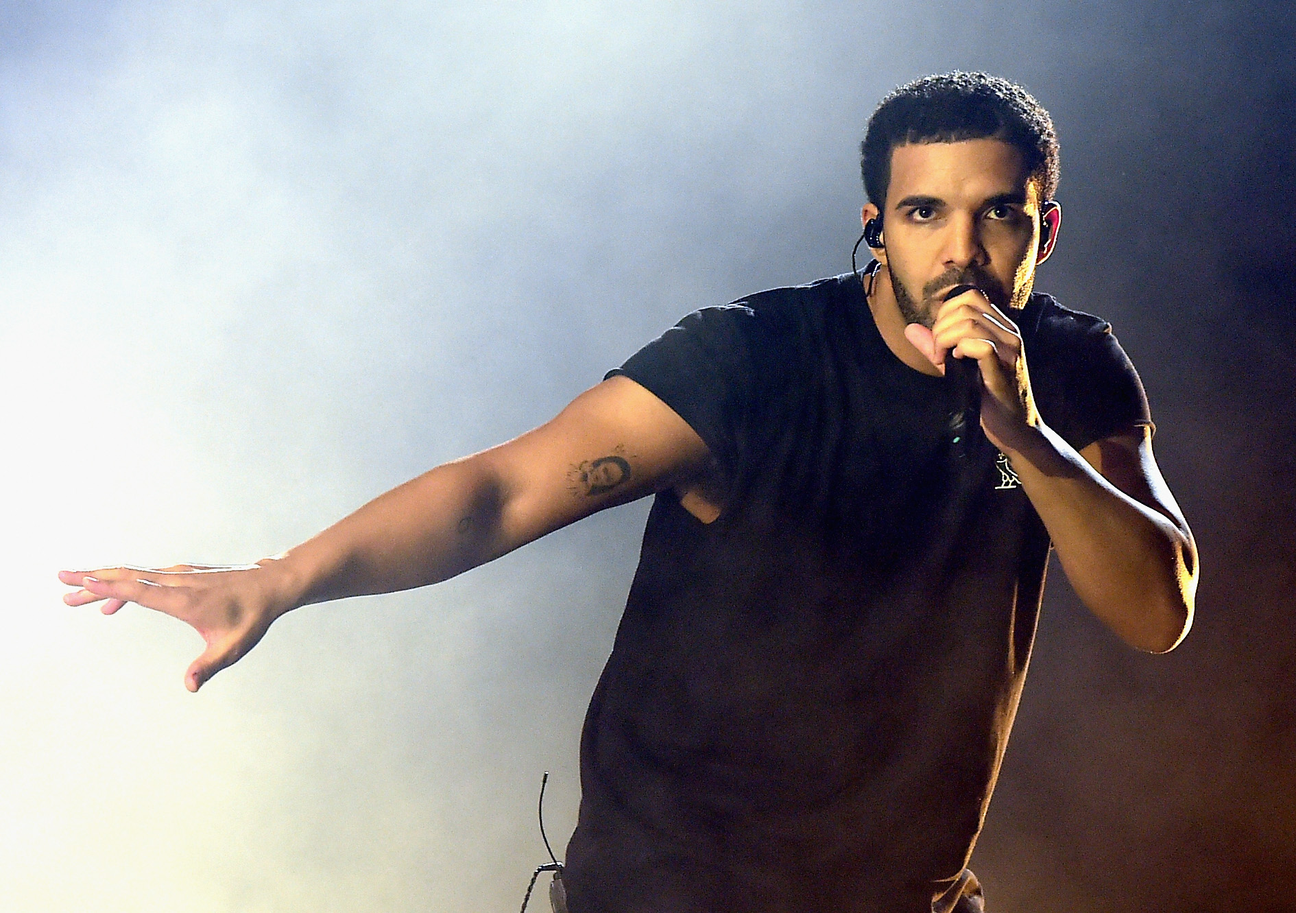 Drake 'bisexual' lyric has fans questioning his sexuality