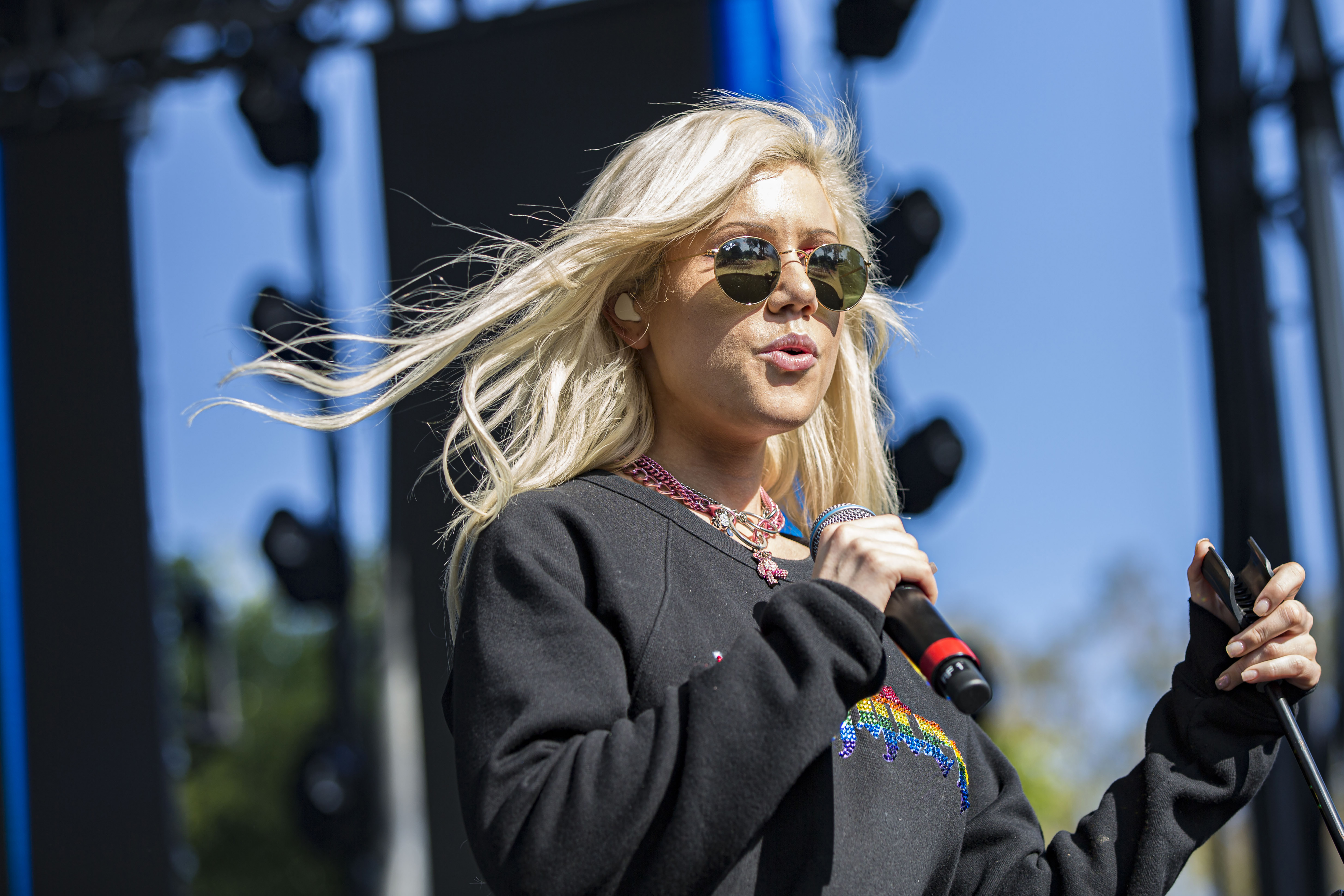 Pop singer Slayyyter exposed for racist tweets sent from Camila Cabello ...