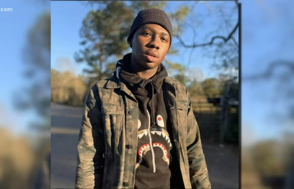 Family call on FBI to help investigate death of gay, Black son shot to ...