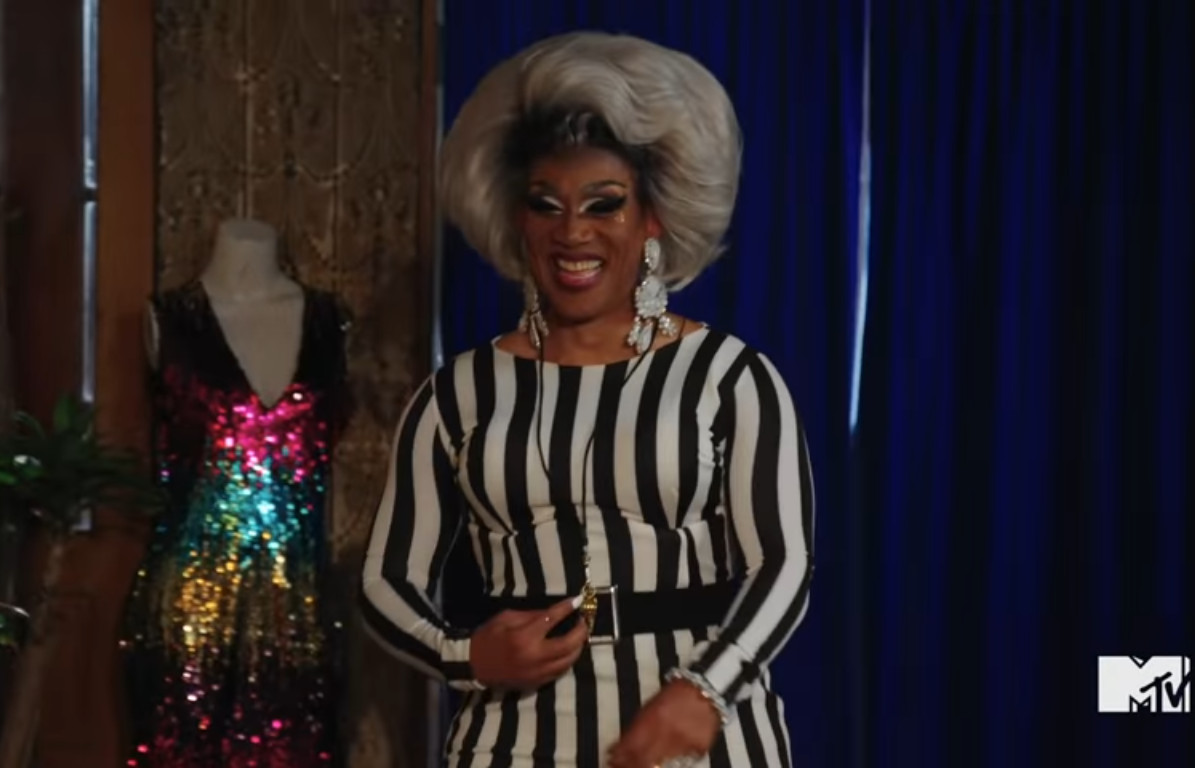 Meet the divorced dad who's using drag to reconnect with his estranged ...