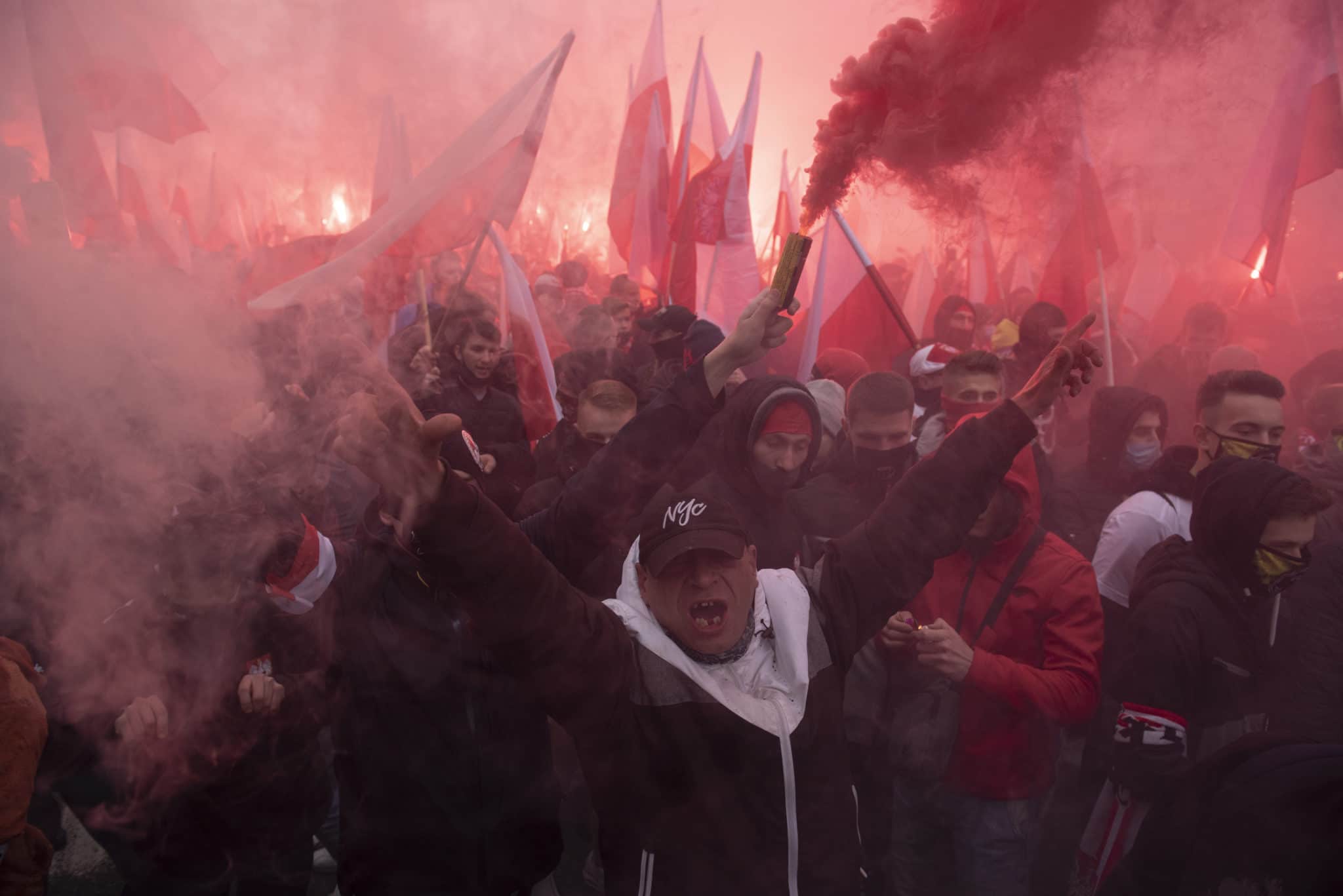 Poland: Independence March sees far-right protesters clash with police