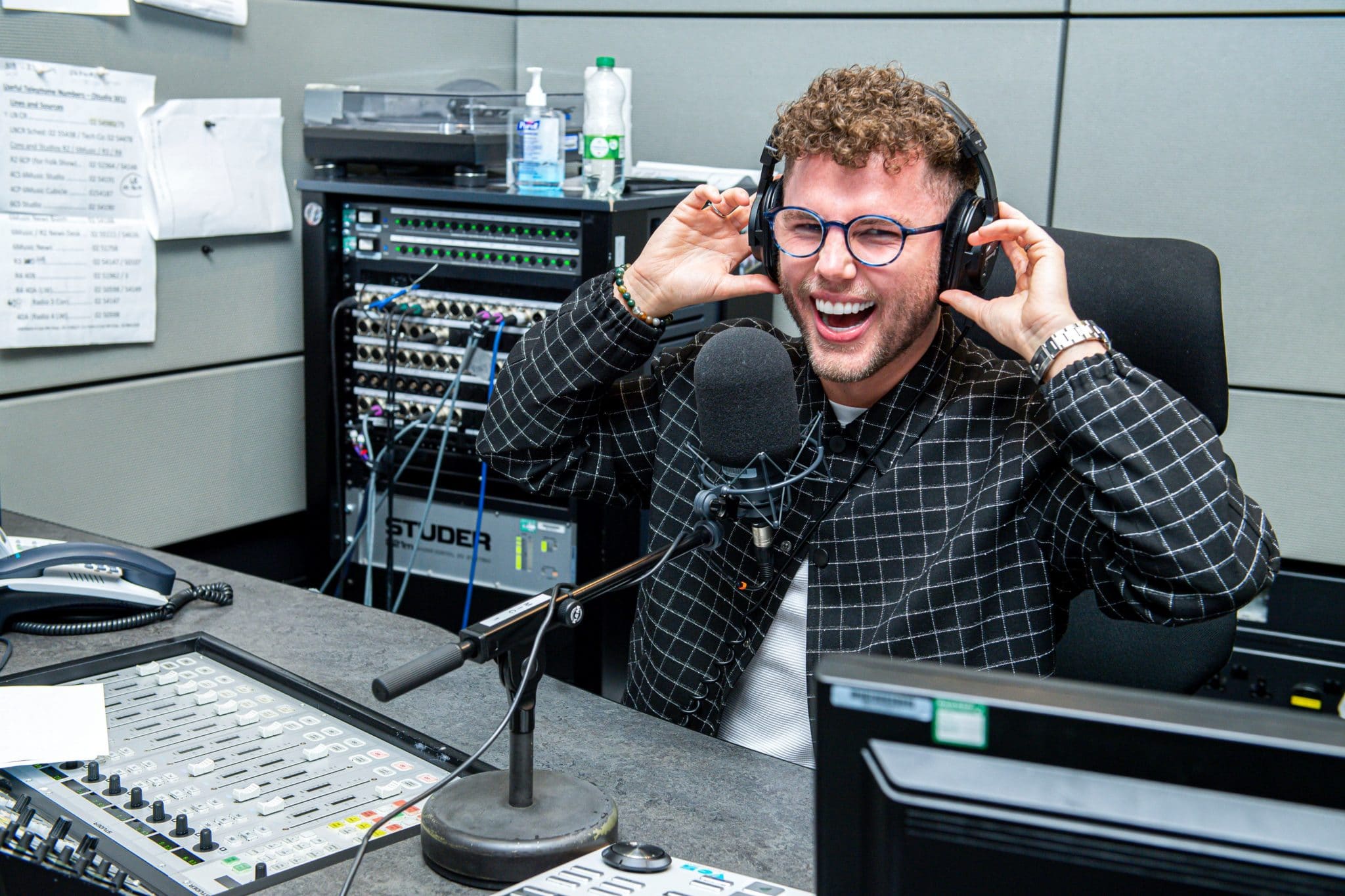 Transgender broadcaster Stephanie Hirst lands BBC radio show | PinkNews