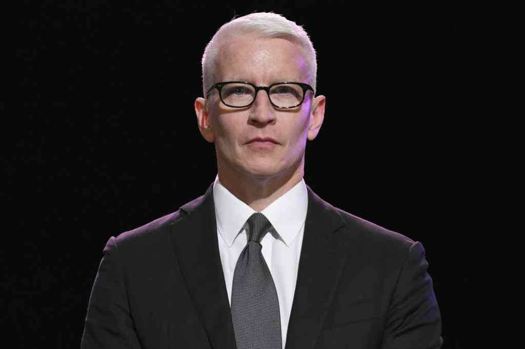 Out CNN anchor Anderson Cooper finds out his mum Gloria Vanderbilt had ...