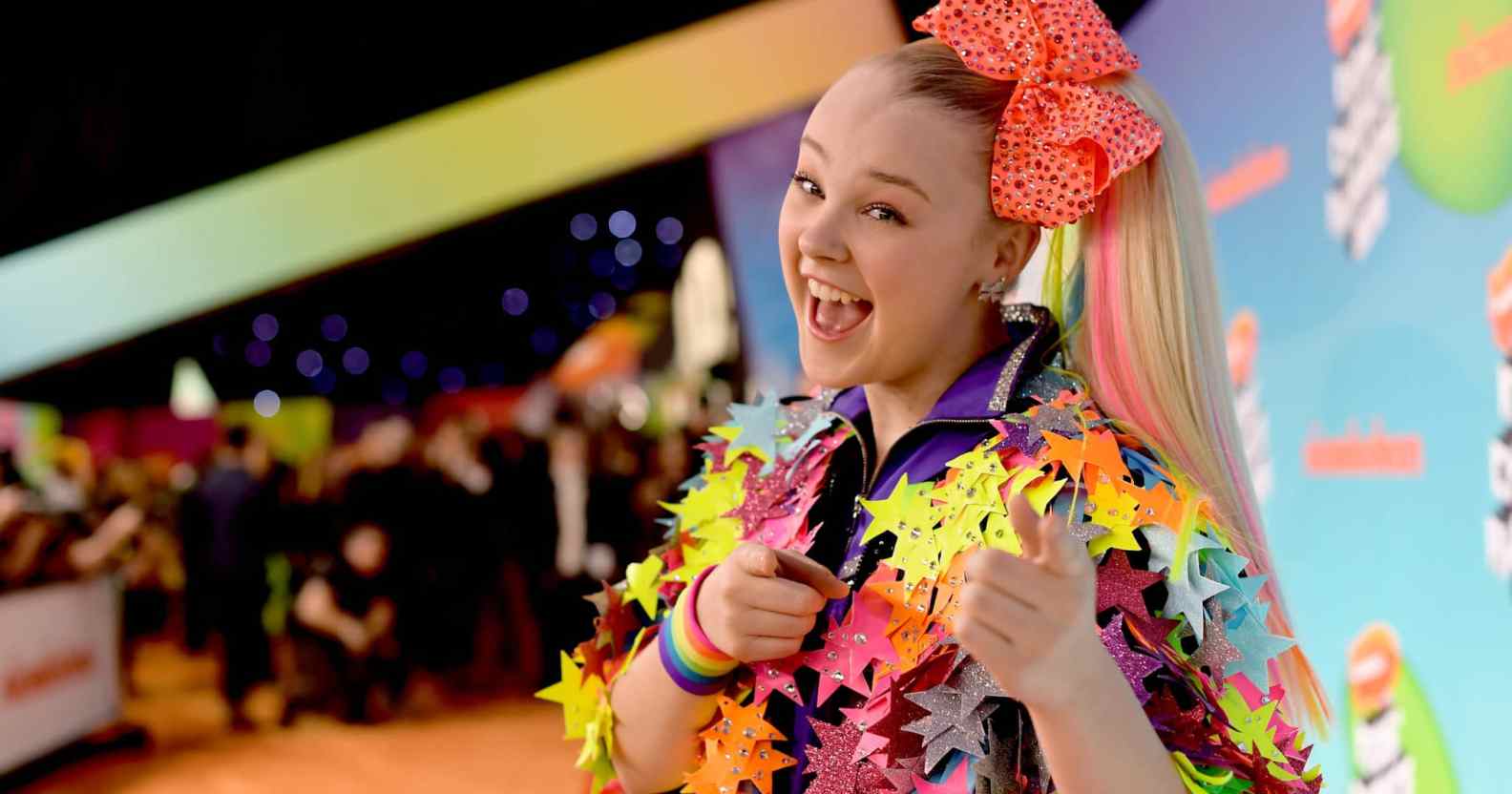 JoJo Siwa trying to get heterosexual kissing scene pulled from her new ...