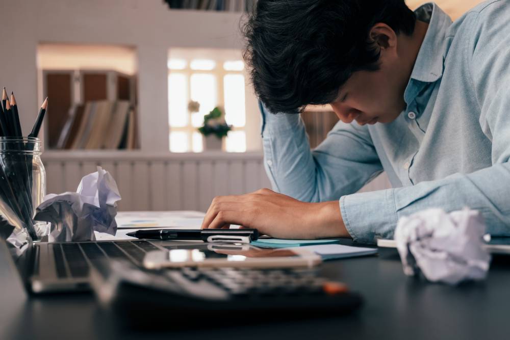 More straight men than ever are giving 'bro-jobs', finds study | PinkNews
