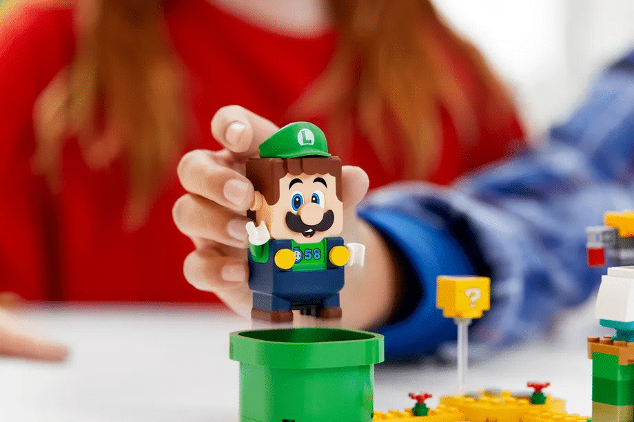 Luigi, the better Mario brother, now has a Lego set coming