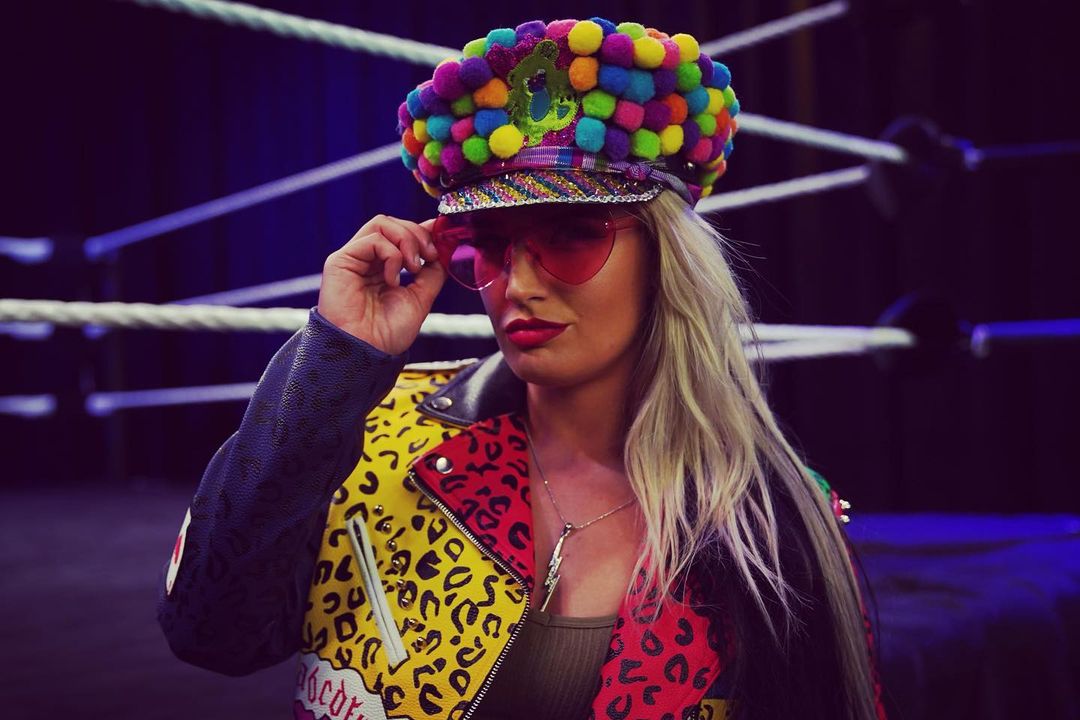 Toni Storm: WWE star proudly comes out as bisexual