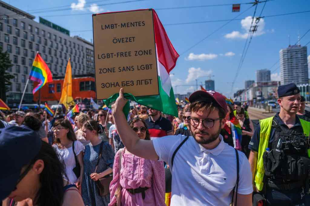Edinburgh mayor urges Polish twin city Krakow to defend LGBT rights