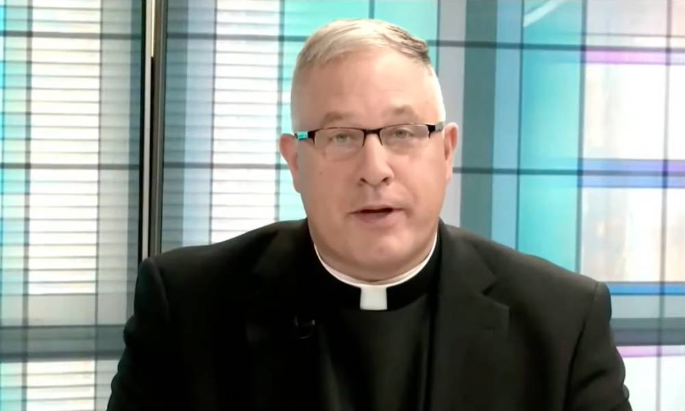 Ireland: Nine Catholic priests 'spotted in gay bar' | PinkNews