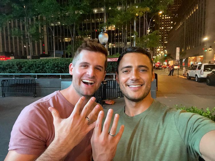 US: TV actor Matt Dallas comes out as gay and engaged | PinkNews