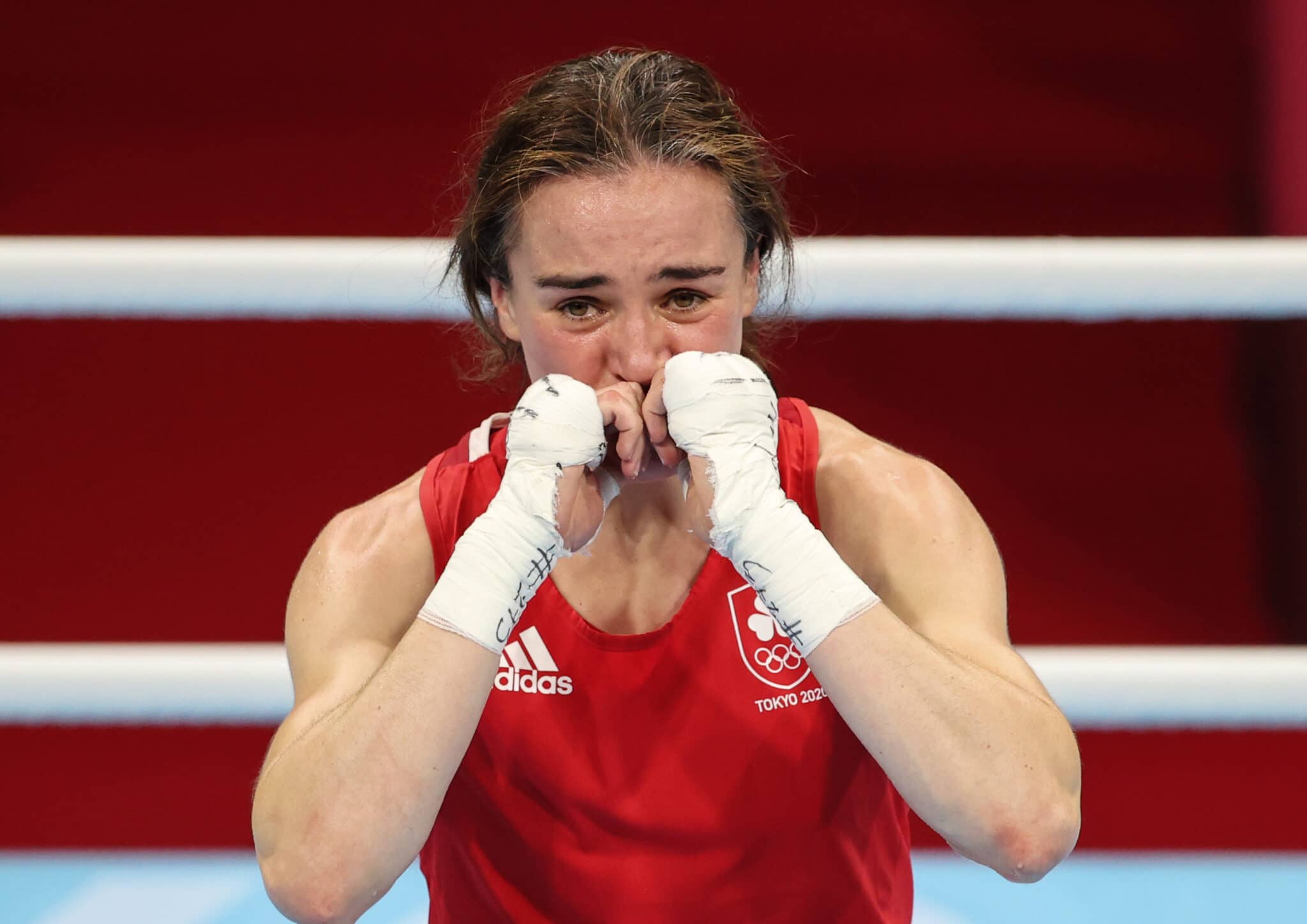 Boxer who works part-time at hospital bursts into tears after winning ...