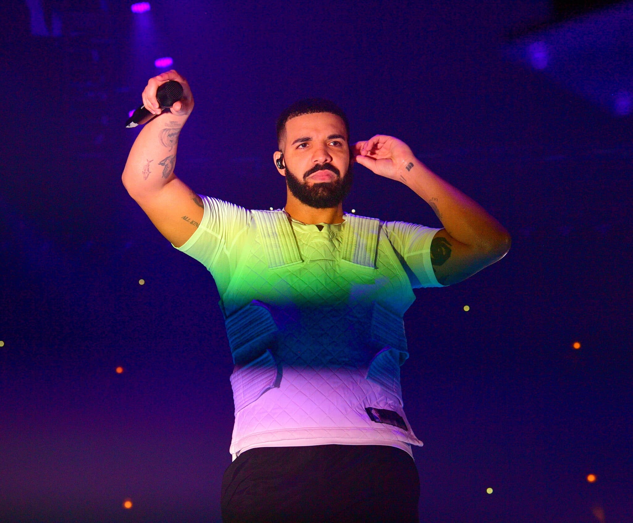 Drake 'bisexual' lyric has fans questioning his sexuality