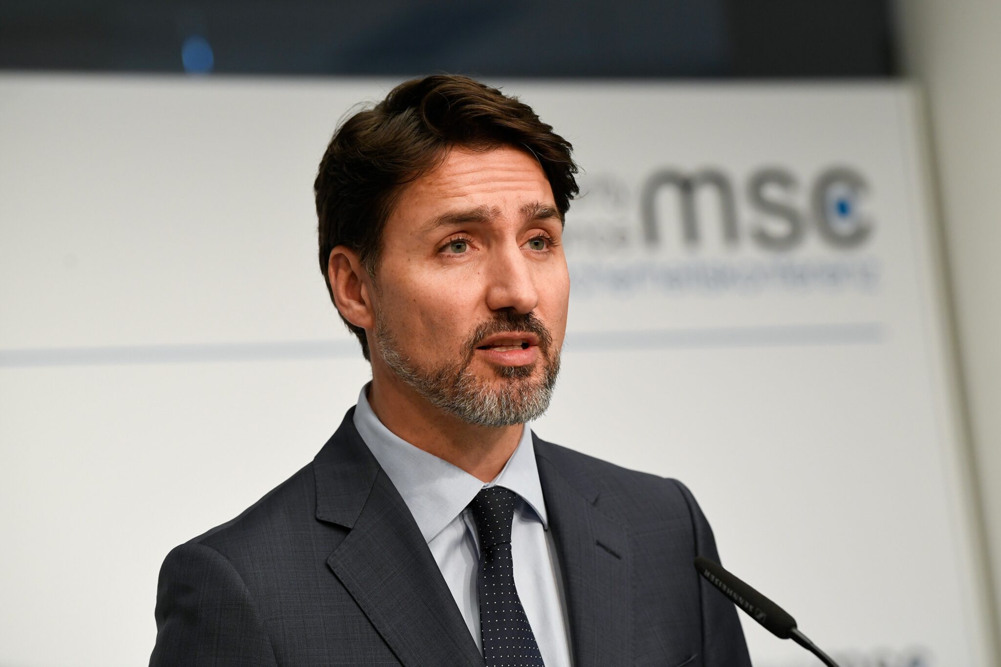 Justin Trudeau raises LGBT flag on Canada's Parliament Hill to ...
