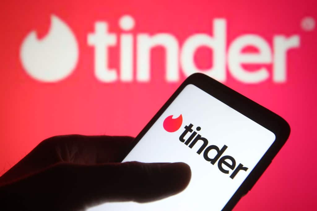 Tinder adds polyamory relationship options and pronouns