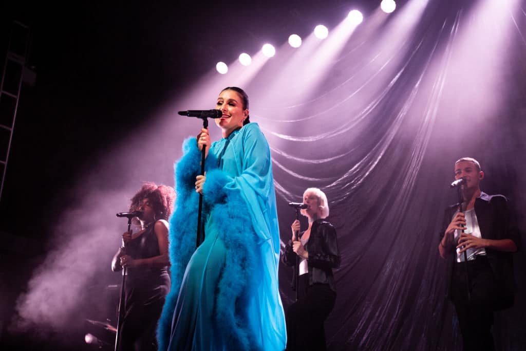 Jessie Ware reschedules tour and announces new dates for 2022
