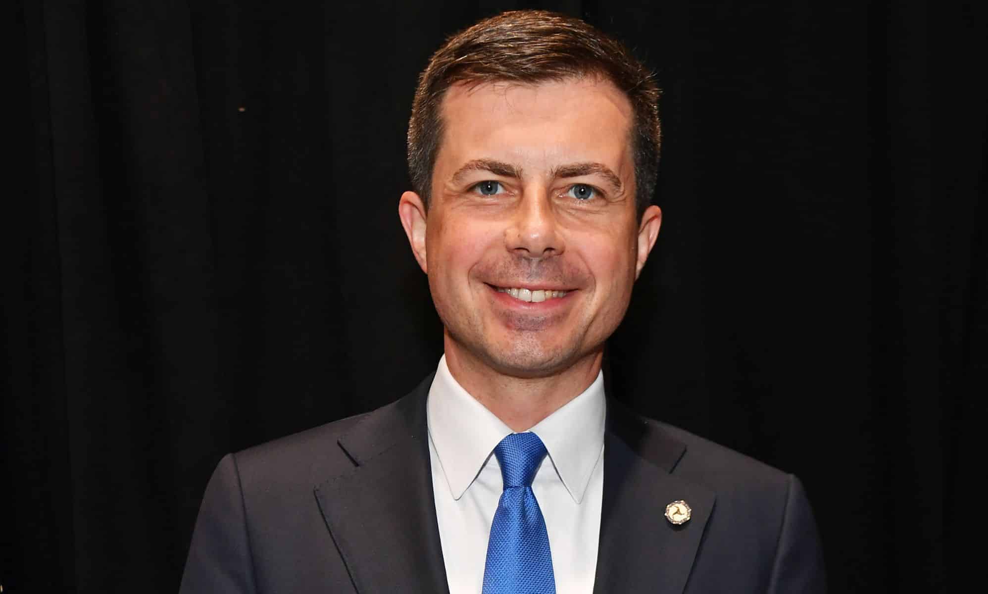 Pete Buttigieg with a beard is the internet's new daddy-in-chief | PinkNews