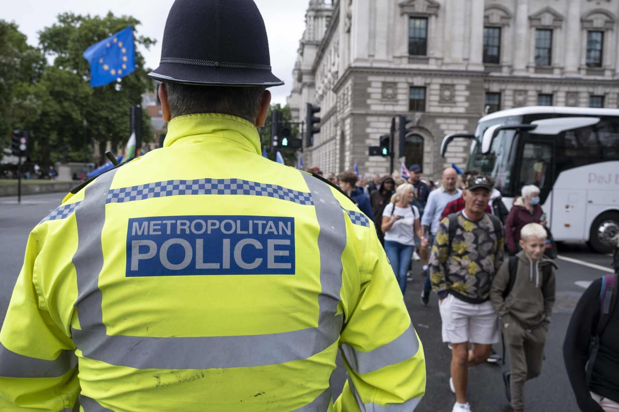 Police arrest nine queer men in Grindr sex sting operation