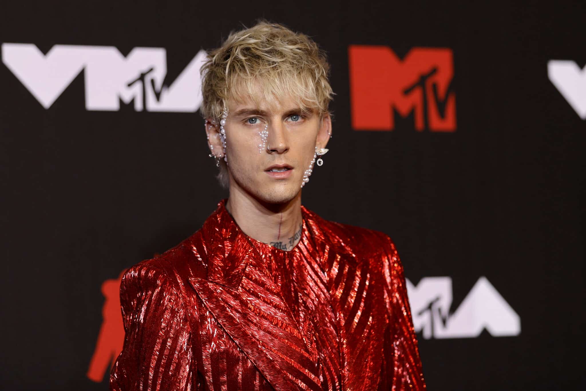 Machine Gun Kelly blasts 'idiot' homophobe
