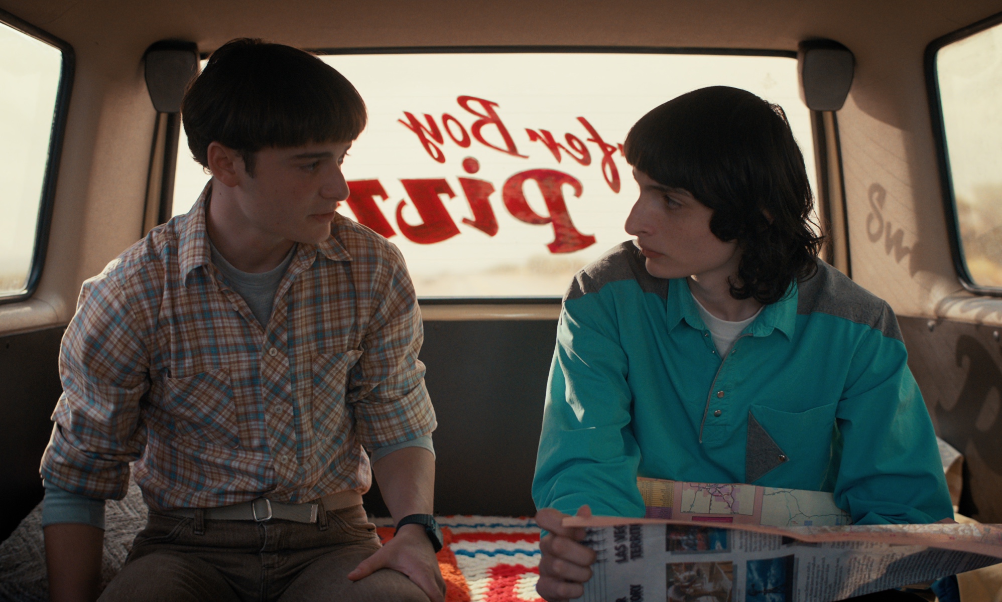 No, the actor who plays Dustin in Stranger Things isn't trans