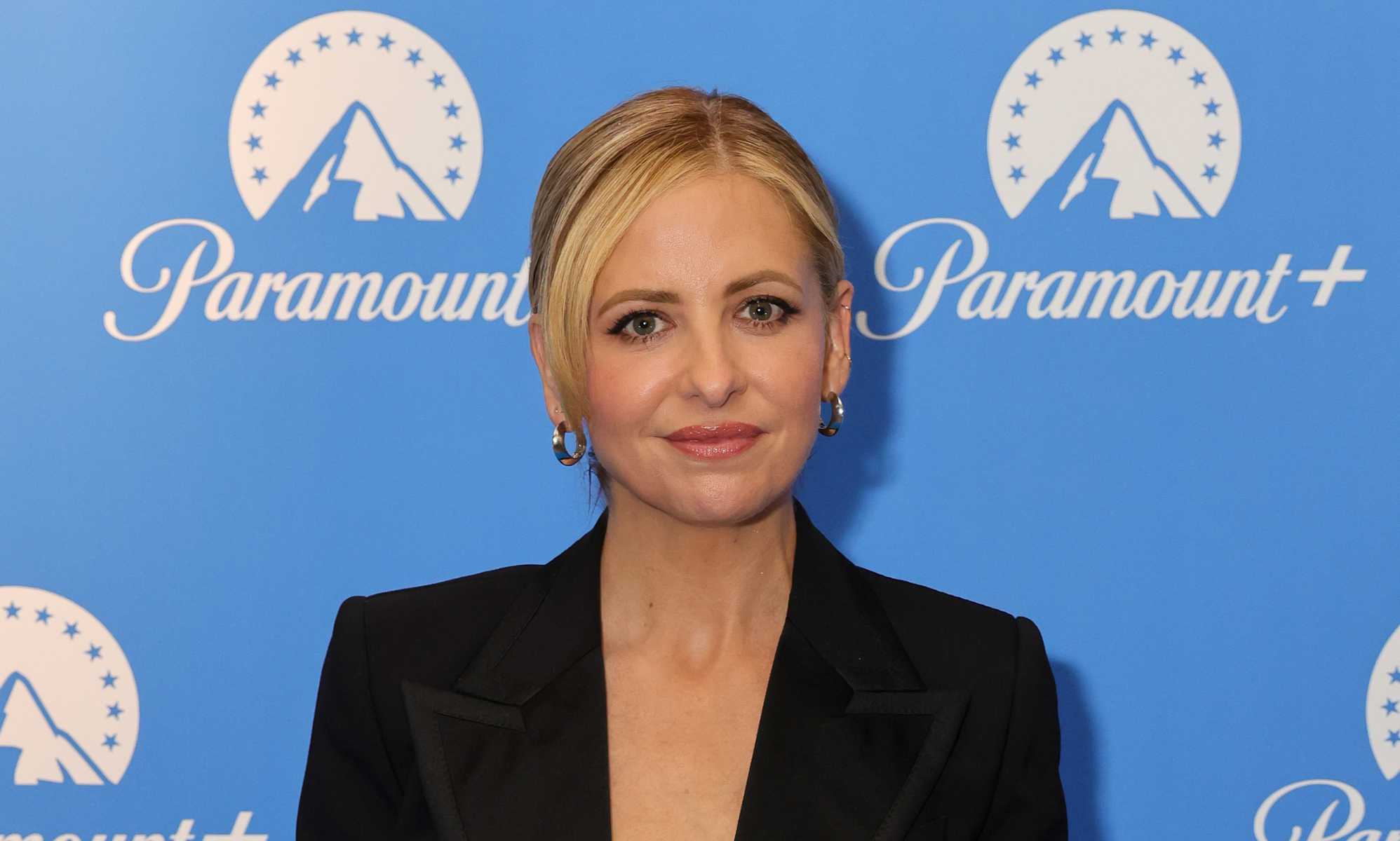 How Sarah Michelle Gellar 'took care' of Wolf Pack co-stars on set