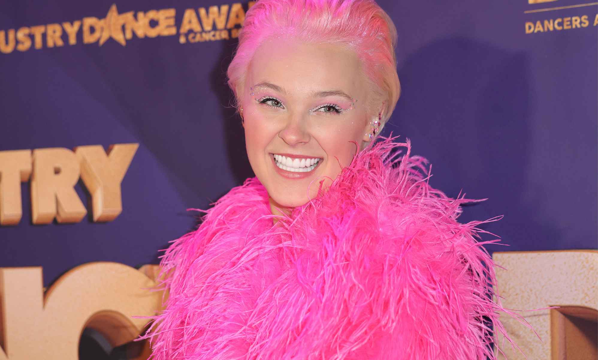 JoJo Siwa 'didn't think twice' about losing fans after coming out