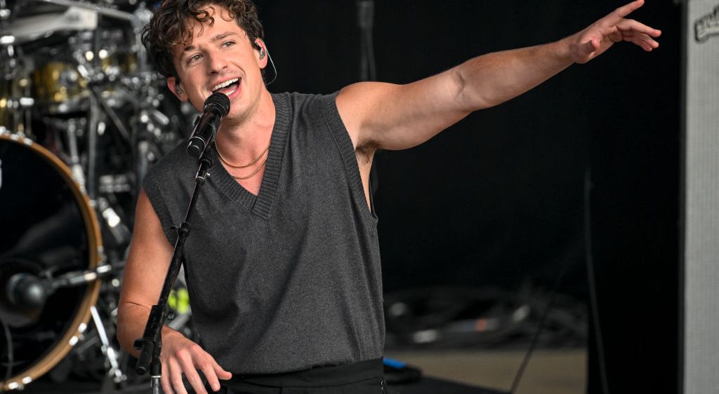 There's something unexpected about Donald Trump's new logo ...